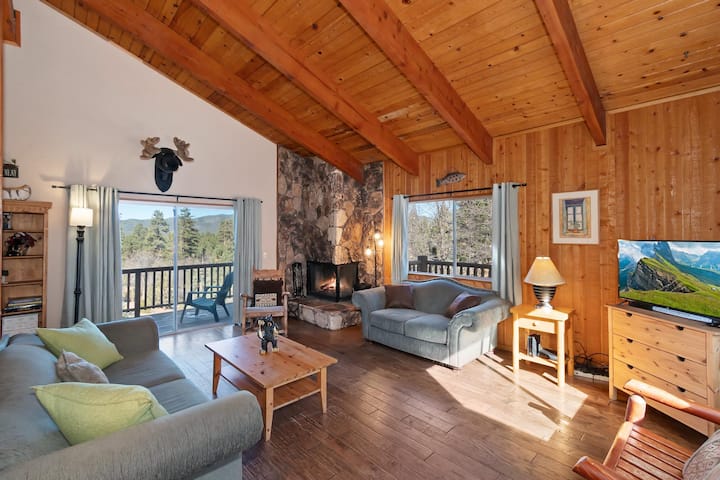 Lessthan100yardsfromsnowsummit!decks!fireplace! - Big Bear Lake, CA