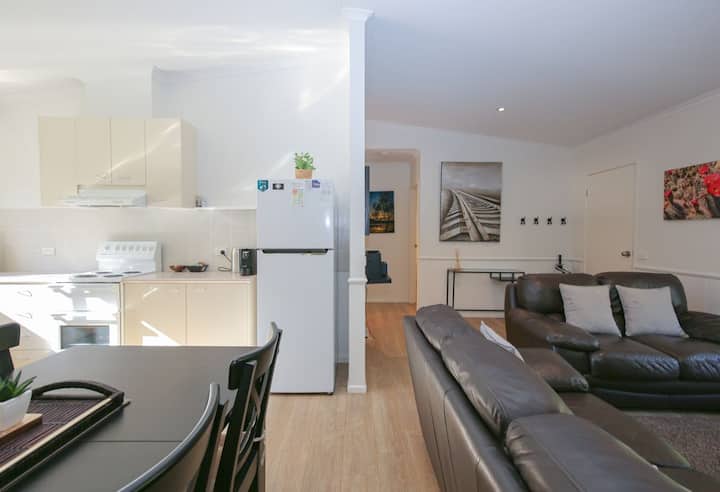 Silver Birches Holiday Village - Unit 1 - Porepunkah