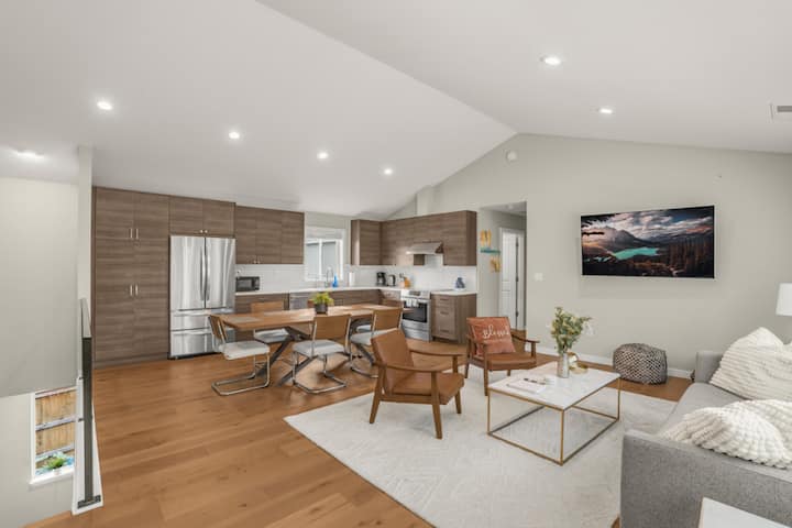 Luxury Scandinavian Home - Near Pdx/waterfront - Gresham, OR