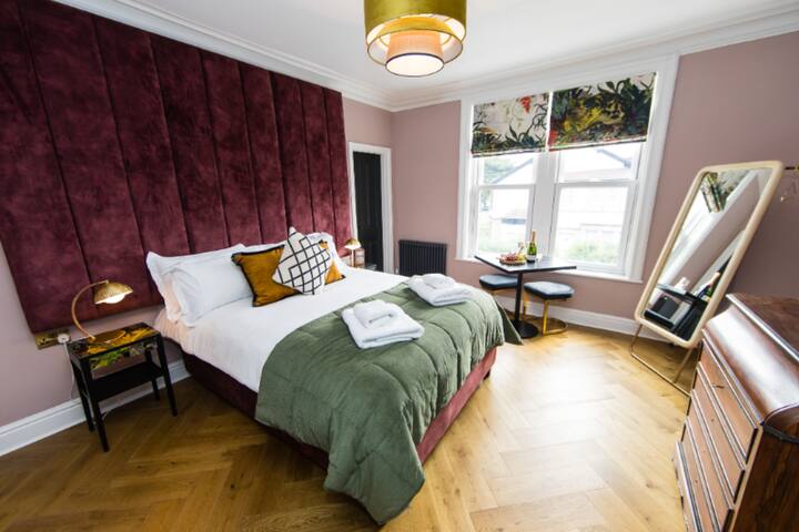Betty's Studio At Dragon Villas - Luxury King Studio - Harrogate