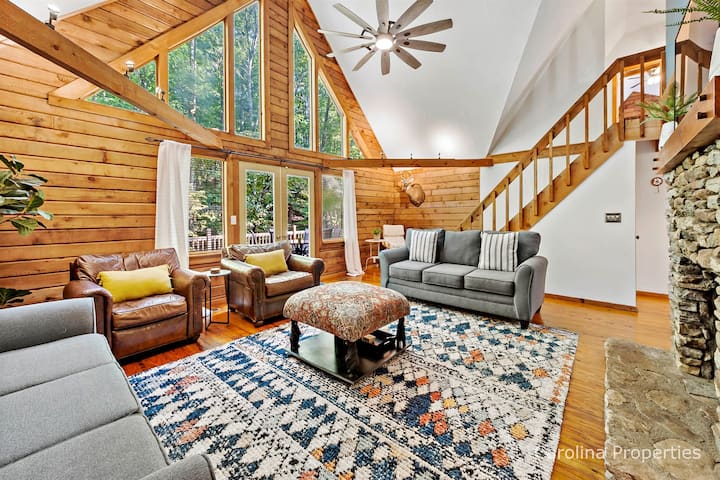 Catahoula Cabin - Pet Friendly, Resort Access, Fun - Lake Lure, NC