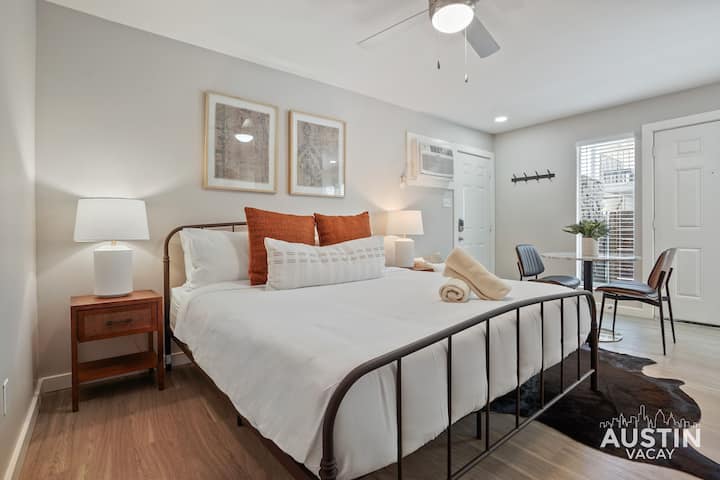 Explore Austin Life | Studio Near Guadalupe St - Austin, TX