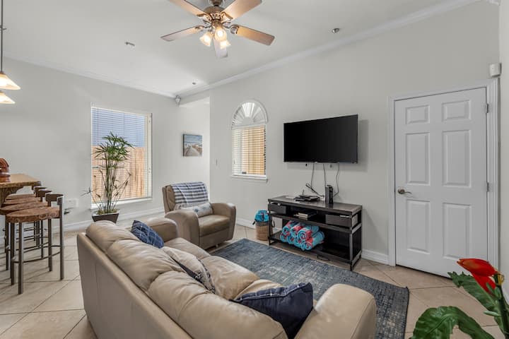 Sweet Beach Life At Saturn Living 4 - South Padre Island