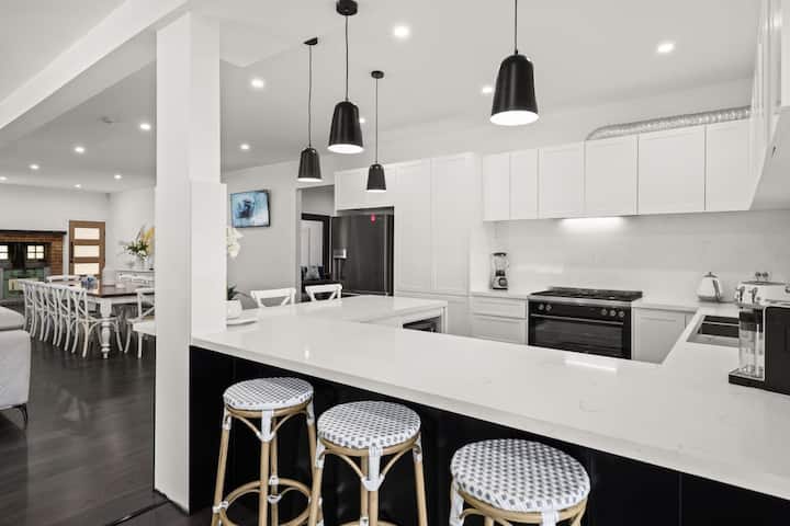 Holiday Homestead - Large Farm Stay Style Home - Nowra