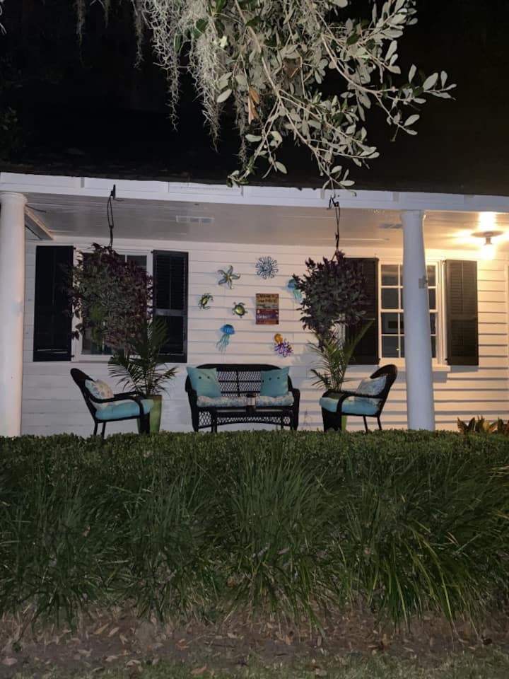 Elizabeth Arden Coastal Style Cottage, Summerville - Summerville
