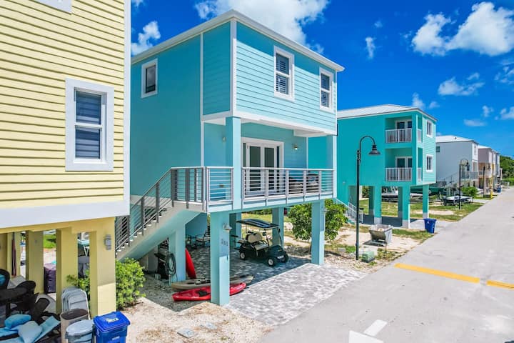Oceanside Luxury Vacation Home! Golf Cart & Kayaks - Florida Keys