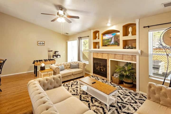 Mountain Retreat ~King Bed ~Fireplace ~Game Table - Flagstaff, AZ