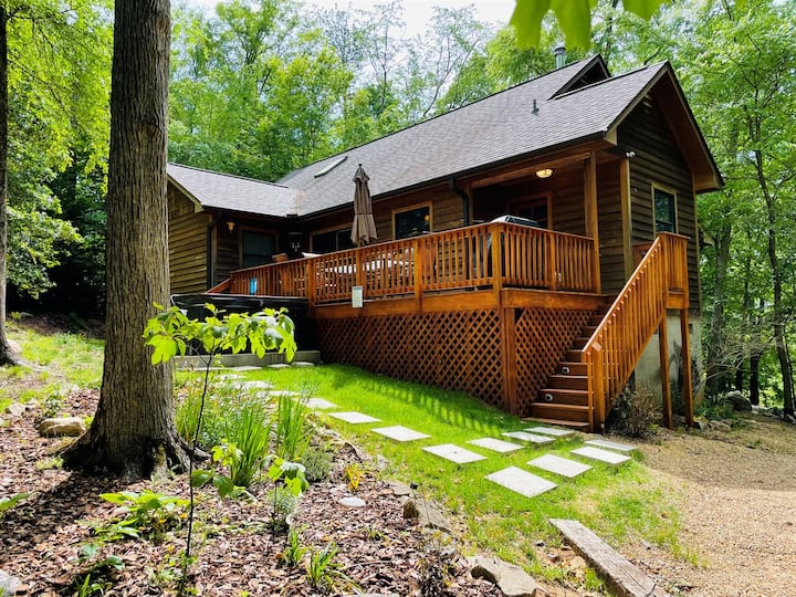 Dynamite Mountain House, Beautiful Views! Hot Tub! - Hot Springs, NC