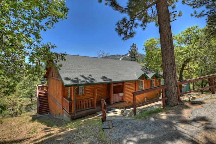 Black Diamond Lodge By Destination Big Bear : Near Bear Mountain! Spa! Wifi! Views! Bbq! Directv! Master Suite! - Big Bear Lake, CA