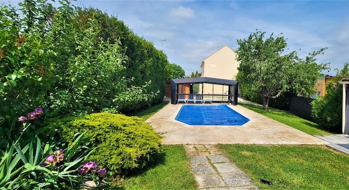 Nalan Johannisien, Piscine Chauffée/spa/paris - Sarcelles