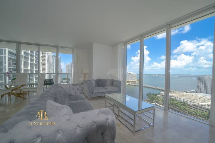 Ocean & Pool Views Corner Unit Gym Spa Jacuzzi - Miami, FL