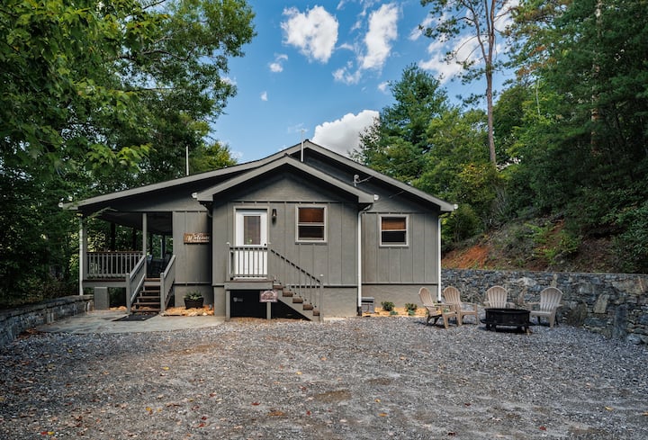 Tucked Away - Cherokee, NC