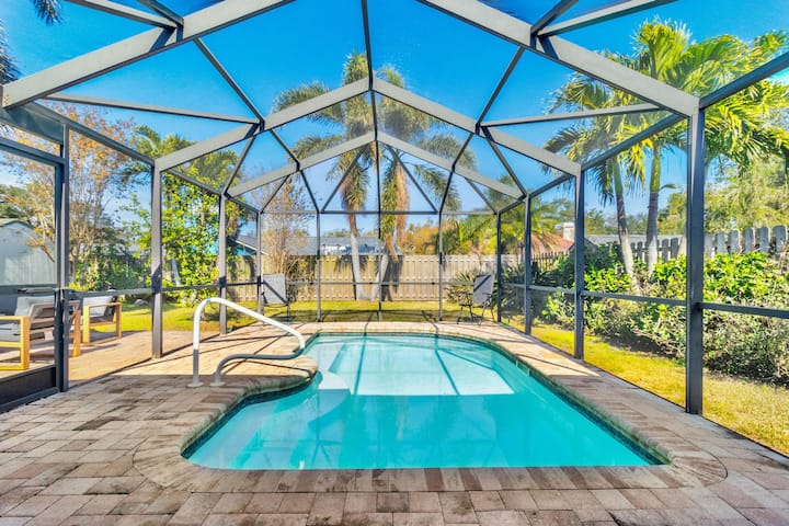 Sleeps 12_heated Pool+near Beach/shops_safe - Indian Rocks Beach, FL