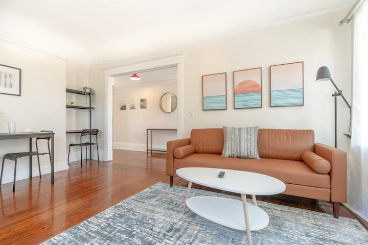 Sun-filled Temescal Haven | Wfh Ready + Parking - Oakland, CA