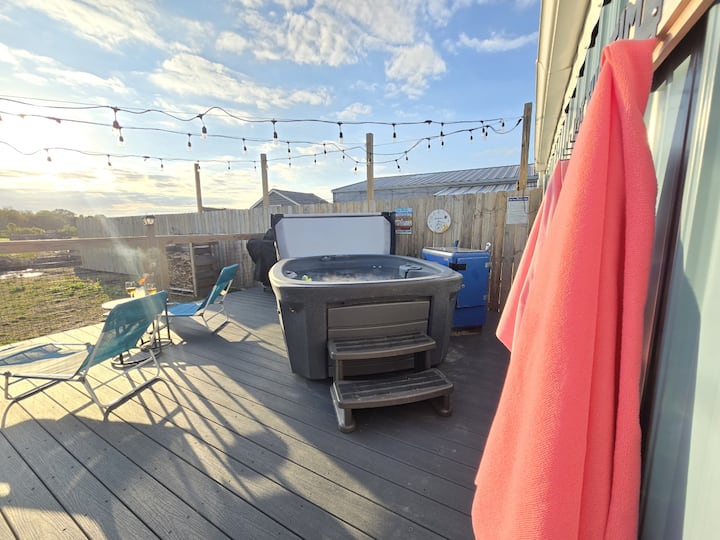 Hot Tub Farm Retreat - Minutes To Beaches - Vermilion, OH