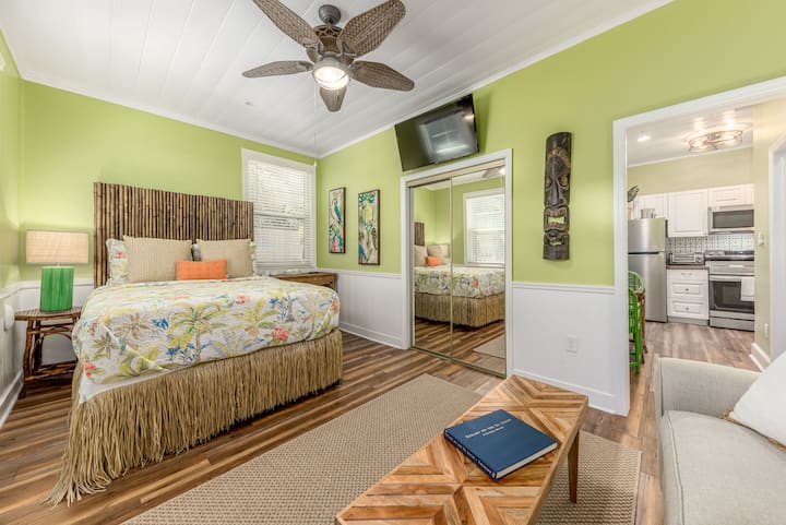 The Tiki Suite At Old Colorado Inn - Stuart, FL