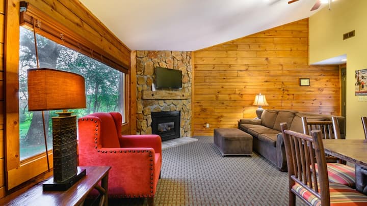 Christmas Mountain Village - 1 Bedroom 1 Bath - Lake Delton, WI