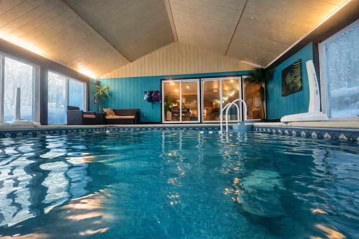 Valley View Villa: Indoor Pool & Basketball Court - Ohio