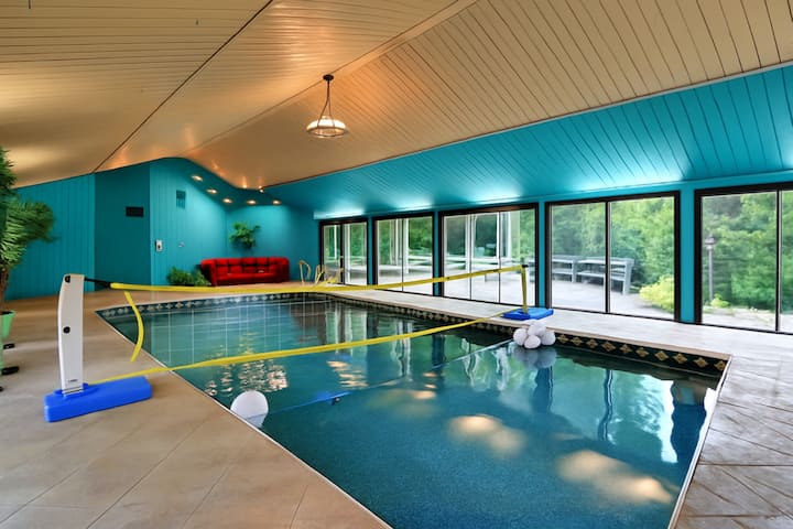 Valley View Villa: Indoor Pool & Basketball Court - Lancaster, OH
