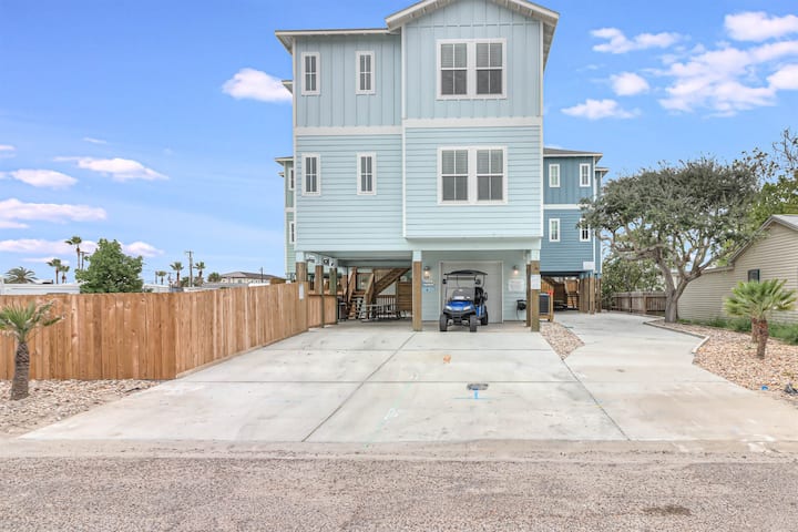 White Ave Villa A - Private Pool - Cart Discount - Port Aransas, TX