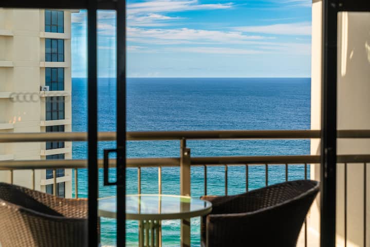 Couples Studio In The Heart Of Surfers - Gold Coast