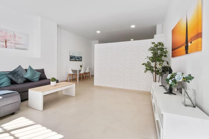 Study In Malaga Center - Málaga