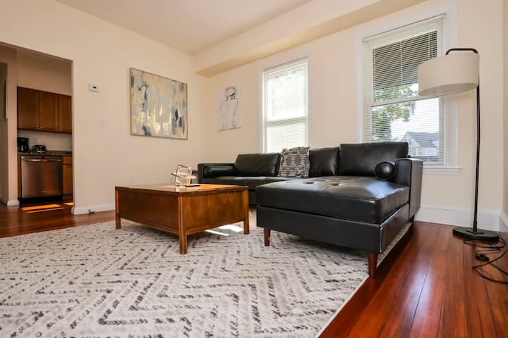 Stylish Apartment In Malden, 20 Min From Boston #2 - Malden, MA