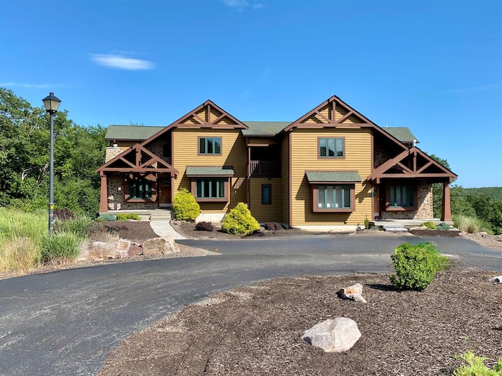 Sleep 24 · 2-house Retreat · Hot Tubs · Game Rooms - Lake Harmony, PA