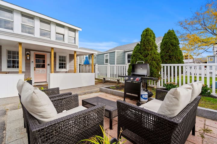 The Addie Shack | Pet Friendly | Steps To Beach - Salisbury Beach, MA