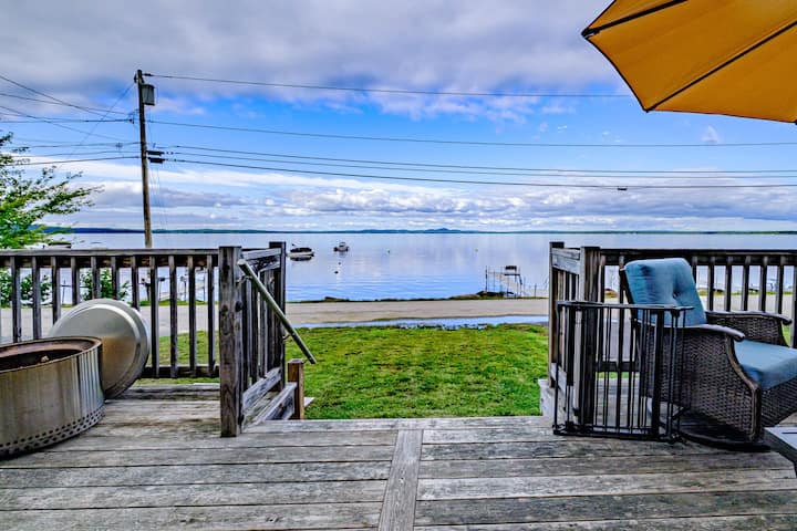 Sebago Lake House W. Mooring And Sandy Beach - Sebago, ME