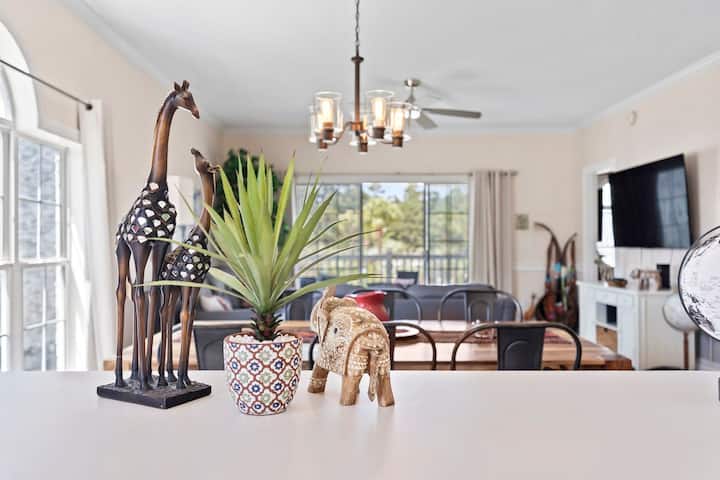 Travel The World | Pet-friendly 2br Condo - Myrtle Beach, SC