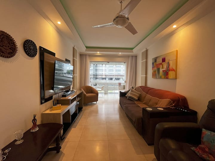 Apê Amplo Com Varanda Apenas 20 Mt Do Mar - Porto Belo