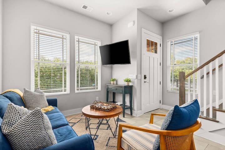 Ch7 ~ Popular Townhouse Near Downtown Music City - Nashville, TN