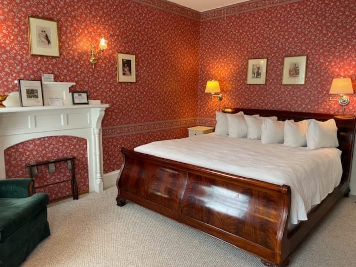 Room 205 - King | The Central House Bar Harbor - Bar Harbor, ME
