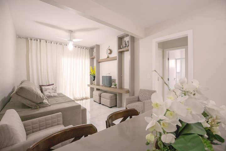 Blackout Suite • Sleeps 5 - Bombinhas