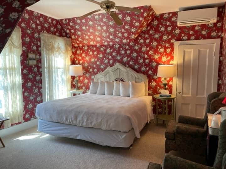 Room 302 - King | The Central House Bar Harbor - Bar Harbor, ME