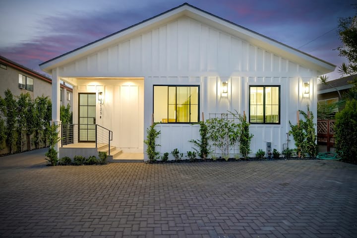 2022 Brand New ! Single Story Coastal Farmhouse. - San Diego, CA