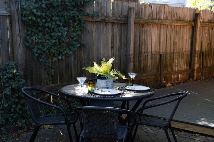 The Refuge-fenced Yard, Grill, Fire Pit, Pets - Lake Higgins