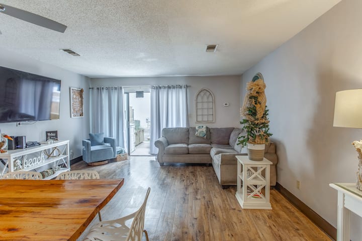 Steps To Ocean: Convenient Myrtle Beach Townhome! - Myrtle Beach, SC