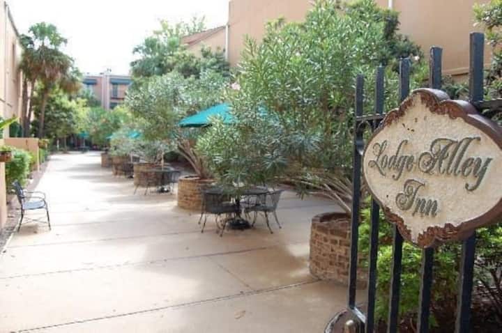 The Lodge Alley Inn - Studio - Charleston, SC