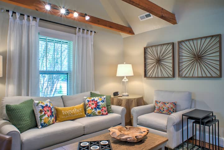 Firefly Cottage | Pet-friendly, Fire Pit, 8 Mins To Dt Avl + Biltmore Pass - Asheville, NC