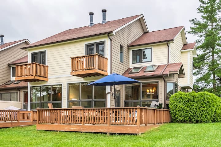 Ski Harbor 19 | Lakefront Townhome, Community Pool - Deep Creek Lake, MD