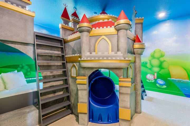 Regal Home W Castle Theme Br, Theater, Pool Table - Davenport, FL