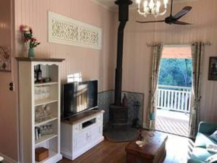 100 Year Old Cottage With Creek & Mountain Outlook - Rathdowney