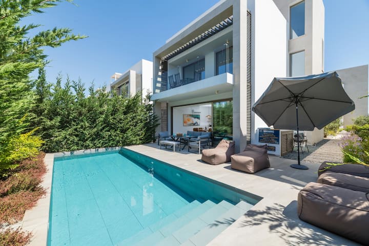 Azure Seaview - Ruby Villa - Паралимни