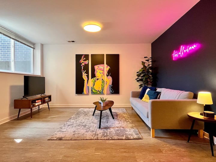 Stylish Modern-chic Apartment In Lincoln Square - Chicago