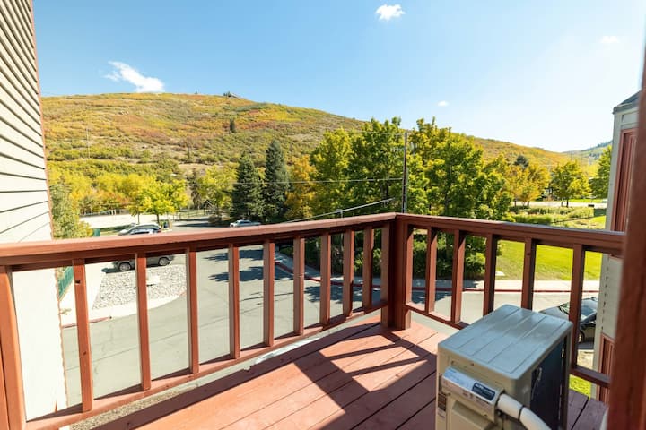 Roomy 2br Condo With Hot Tub Access Near Skiing - Park City, UT