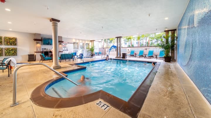 Peacock Suites - 1 Bedroom Suite - Anaheim, CA