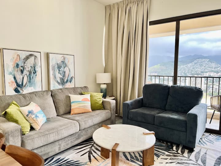 Classic Island Suite With A Mountain View /W Pking - Lē'ahi Beach Park, HI