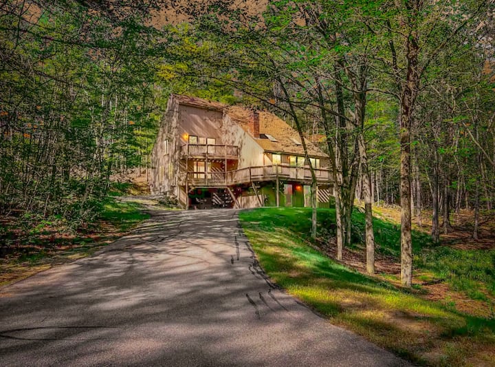 Spacious 5br N. Conway Home | Best Location! - North Conway, NH